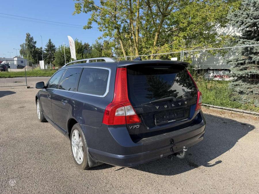 Blue Volvo V70 2009 in Marijampole, with an engine capacity of 2.40 L and mileage of 301 thousand km for 3950 €, photo 11 on AUTOMOTO.COM.LV