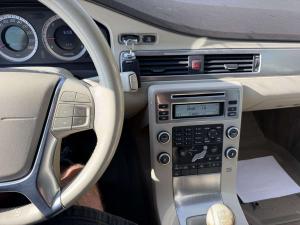 Blue Volvo V70 2009 in Marijampole, with an engine capacity of 2.40 L and mileage of 301 thousand km for 3950 €, photo 23 on AUTOMOTO.COM.LV