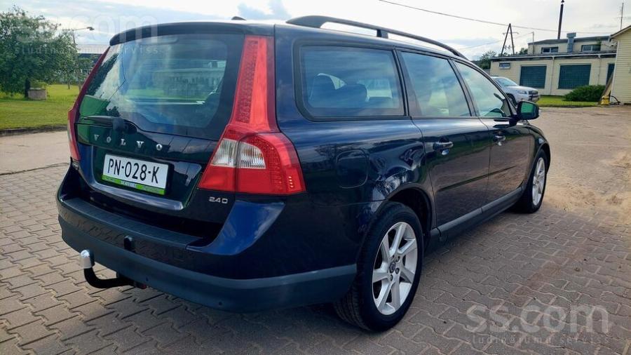 Blue Volvo V70 2009 in Balvi, with an engine capacity of 2.40 L and mileage of 0 thousand km for 3900 €, photo 6 on AUTOMOTO.COM.LV
