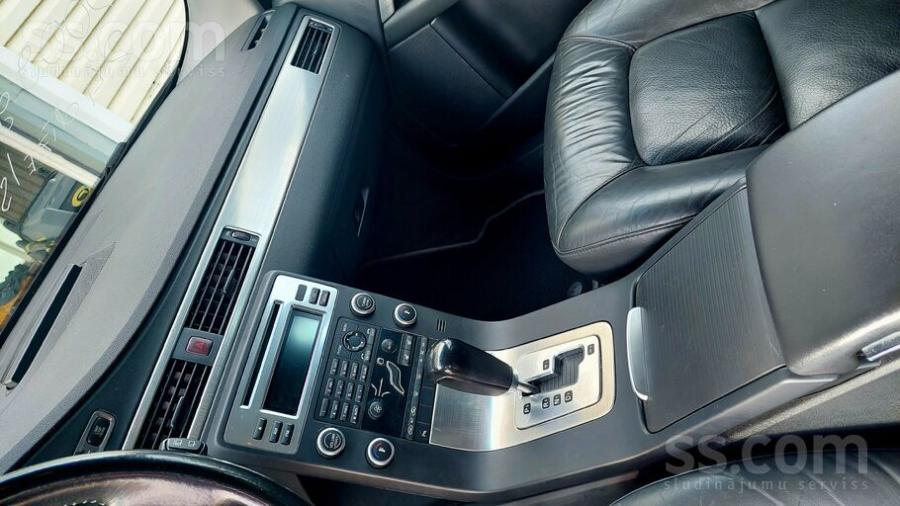 Blue Volvo V70 2009 in Balvi, with an engine capacity of 2.40 L and mileage of 0 thousand km for 3900 €, photo 10 on AUTOMOTO.COM.LV