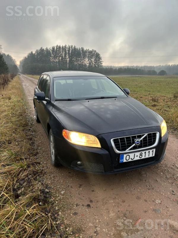 Blue Volvo V70 2009 in Riga, with an engine capacity of 2.00 L and mileage of 420 thousand km for 3600 €, photo 2 on AUTOMOTO.COM.LV