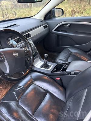 Zils Volvo V70 2009 Rīga, ar dzinēja tilpumu 2.00 L un nobraukumu 420 tūkst. km par 3600 €, foto 12 vietnē AUTOMOTO.COM.LV