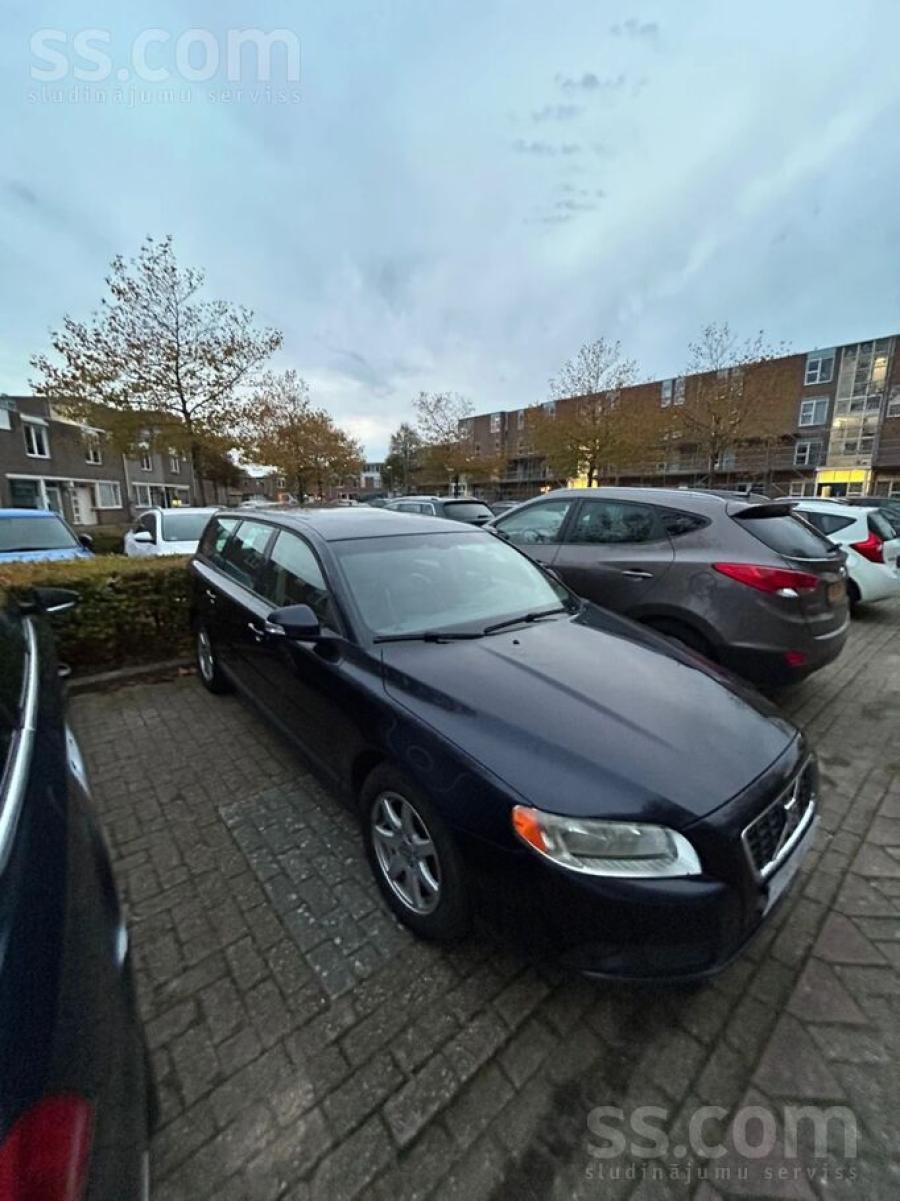 Zils Volvo V70 2009 Rīga, ar dzinēja tilpumu 2.00 L un nobraukumu 420 tūkst. km par 3600 €, foto 16 vietnē AUTOMOTO.COM.LV