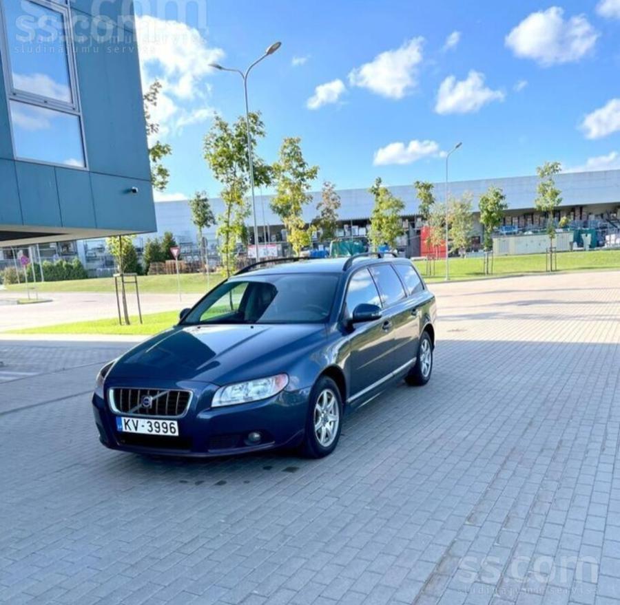 Blue Volvo V70 2009 in Riga, with an engine capacity of 2.40 L and mileage of 351 thousand km for 4200 €, photo 3 on AUTOMOTO.COM.LV