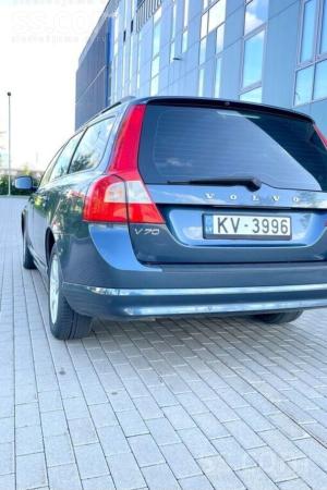Blue Volvo V70 2009 in Riga, with an engine capacity of 2.40 L and mileage of 351 thousand km for 4200 €, photo 8 on AUTOMOTO.COM.LV