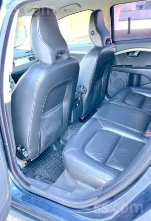 Blue Volvo V70 2009 in Riga, with an engine capacity of 2.40 L and mileage of 351 thousand km for 4200 €, photo 9 on AUTOMOTO.COM.LV