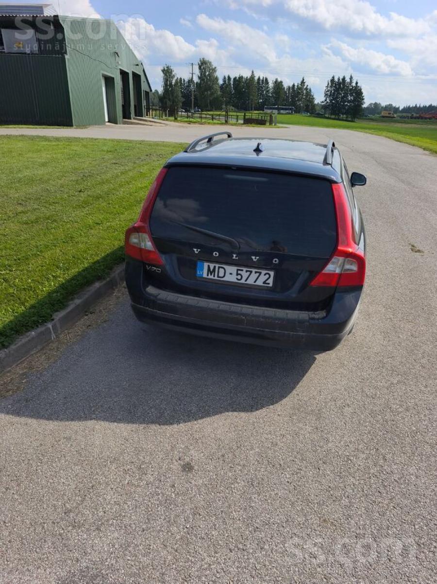 Zils Volvo V70 2009 Saldus, ar dzinēja tilpumu 2.40 L un nobraukumu 423 tūkst. km par 3400 €, foto 9 vietnē AUTOMOTO.COM.LV