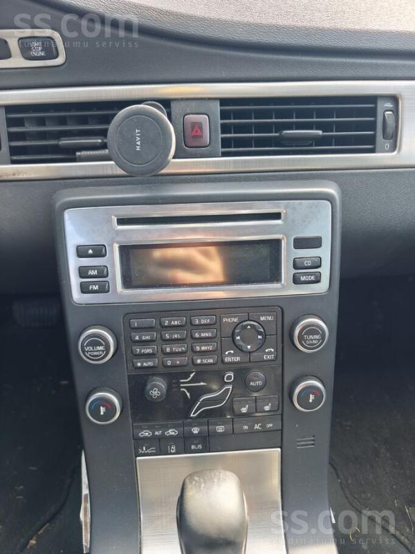 Zils Volvo V70 2009 Saldus, ar dzinēja tilpumu 2.40 L un nobraukumu 423 tūkst. km par 3400 €, foto 5 vietnē AUTOMOTO.COM.LV