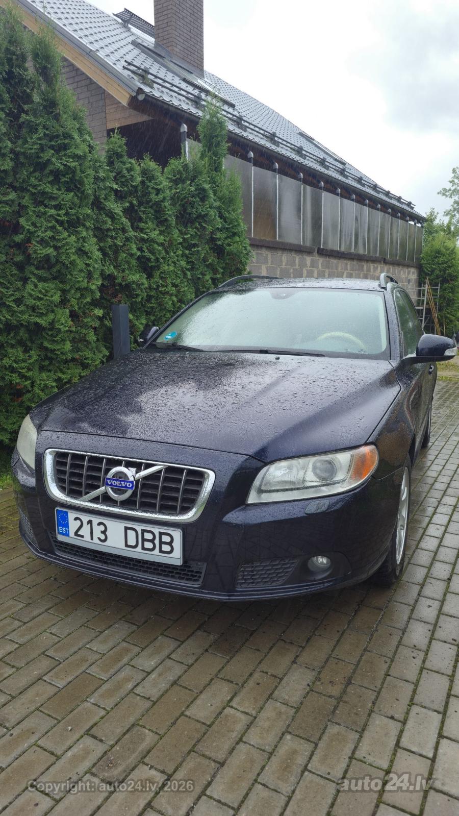 Zils Volvo V70 2009 Tallina, ar dzinēja tilpumu 2.00 L un nobraukumu 380 tūkst. km par 4500 €, foto 1 vietnē AUTOMOTO.COM.LV