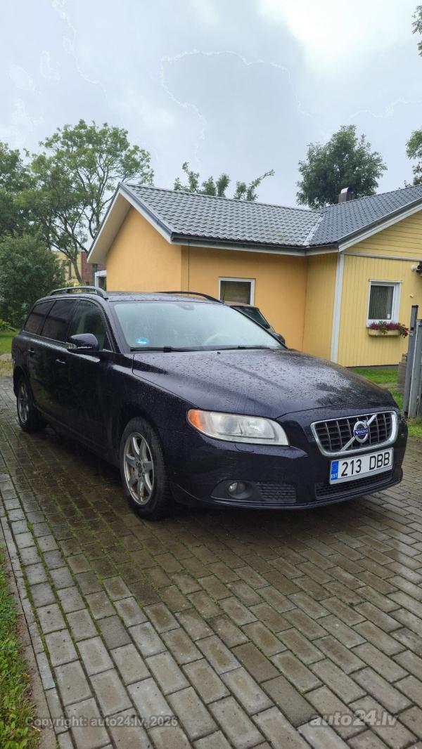 Zils Volvo V70 2009 Tallina, ar dzinēja tilpumu 2.00 L un nobraukumu 380 tūkst. km par 4500 €, foto 3 vietnē AUTOMOTO.COM.LV