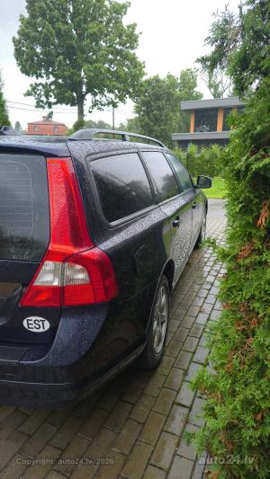 Zils Volvo V70 2009 Tallina, ar dzinēja tilpumu 2.00 L un nobraukumu 380 tūkst. km par 4500 €, foto 6 vietnē AUTOMOTO.COM.LV