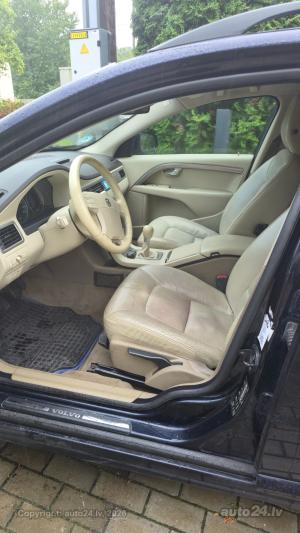 Zils Volvo V70 2009 Tallina, ar dzinēja tilpumu 2.00 L un nobraukumu 380 tūkst. km par 4500 €, foto 13 vietnē AUTOMOTO.COM.LV