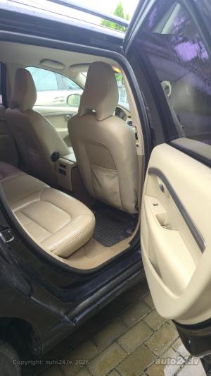 Zils Volvo V70 2009 Tallina, ar dzinēja tilpumu 2.00 L un nobraukumu 380 tūkst. km par 4500 €, foto 15 vietnē AUTOMOTO.COM.LV