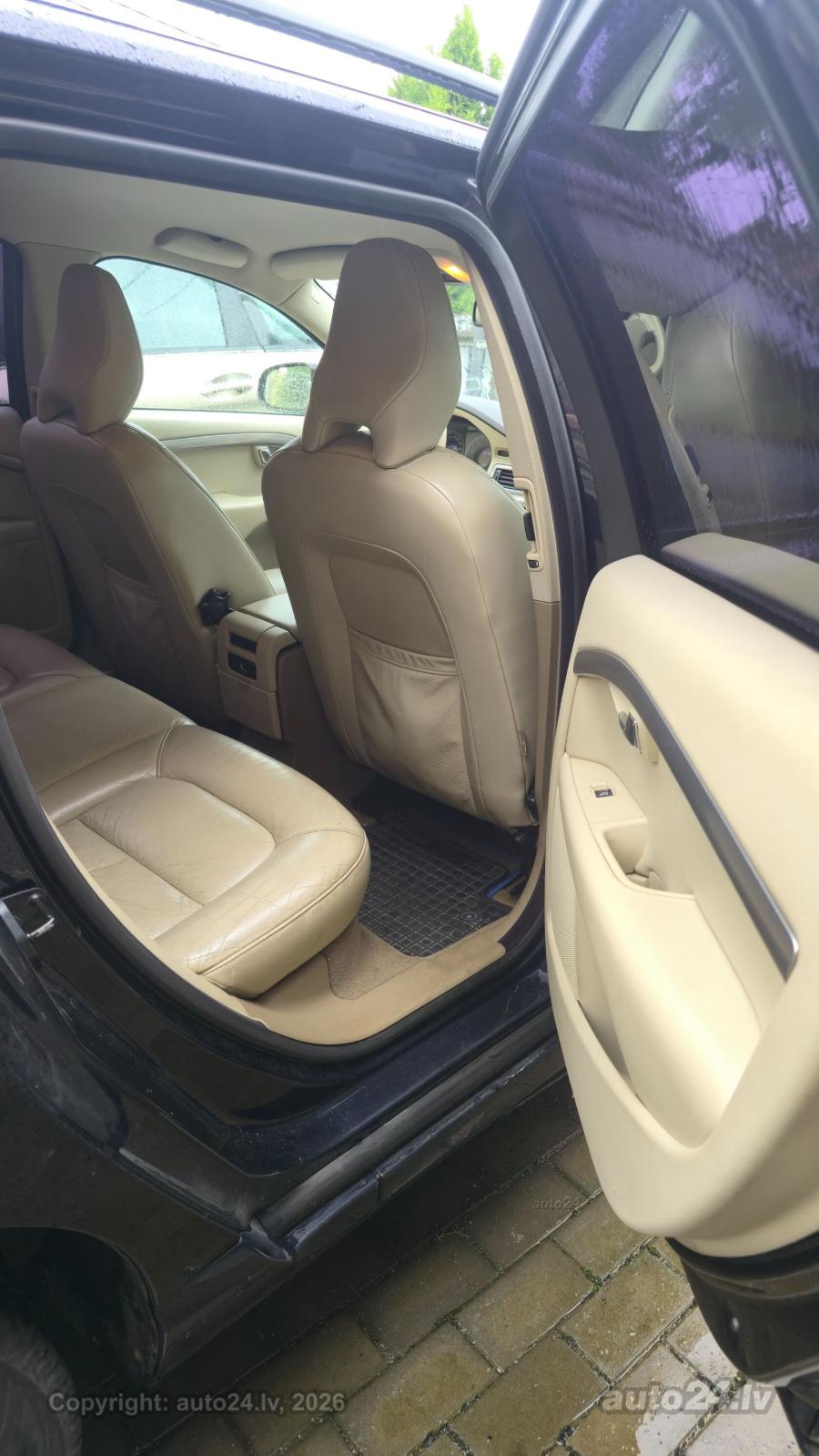 Zils Volvo V70 2009 Tallina, ar dzinēja tilpumu 2.00 L un nobraukumu 380 tūkst. km par 4500 €, foto 15 vietnē AUTOMOTO.COM.LV