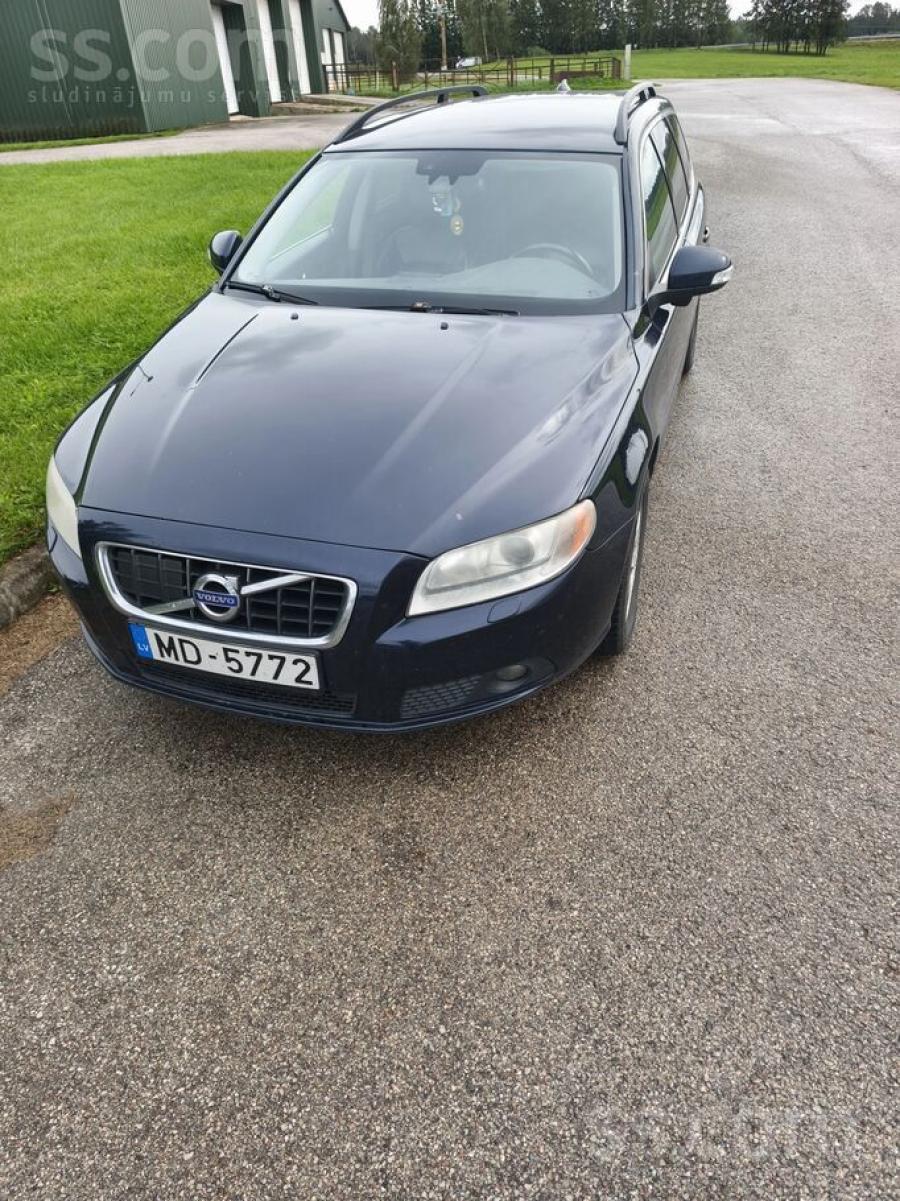 Zils Volvo V70 2009 Saldus, ar dzinēja tilpumu 2.40 L un nobraukumu 423 tūkst. km par 3400 €, foto 1 vietnē AUTOMOTO.COM.LV