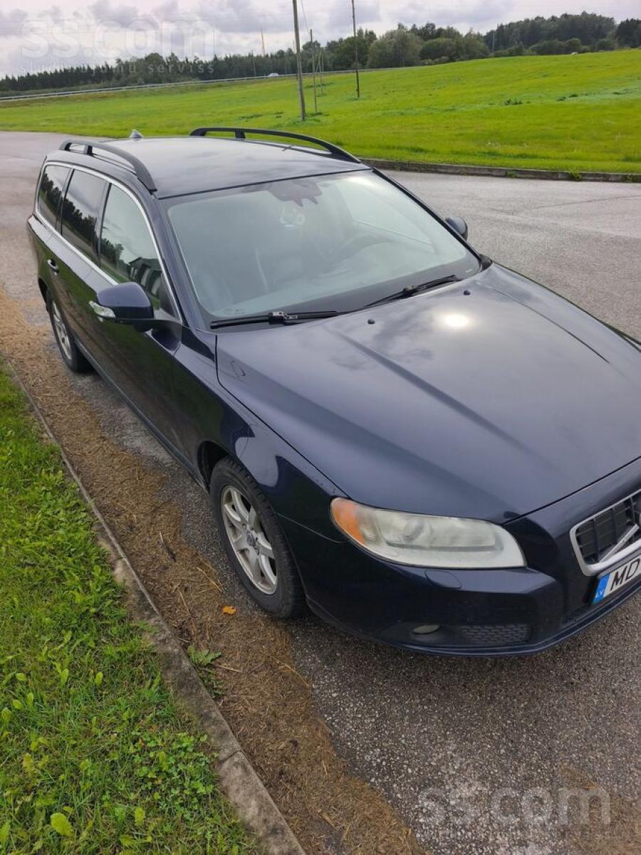 Zils Volvo V70 2009 Saldus, ar dzinēja tilpumu 2.40 L un nobraukumu 423 tūkst. km par 3400 €, foto 3 vietnē AUTOMOTO.COM.LV