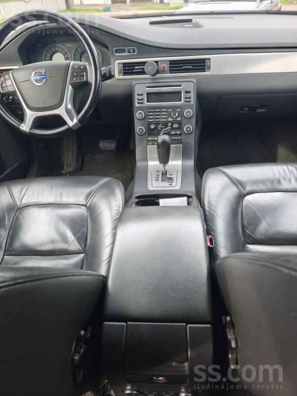 Zils Volvo V70 2009 Saldus, ar dzinēja tilpumu 2.40 L un nobraukumu 423 tūkst. km par 3400 €, foto 5 vietnē AUTOMOTO.COM.LV