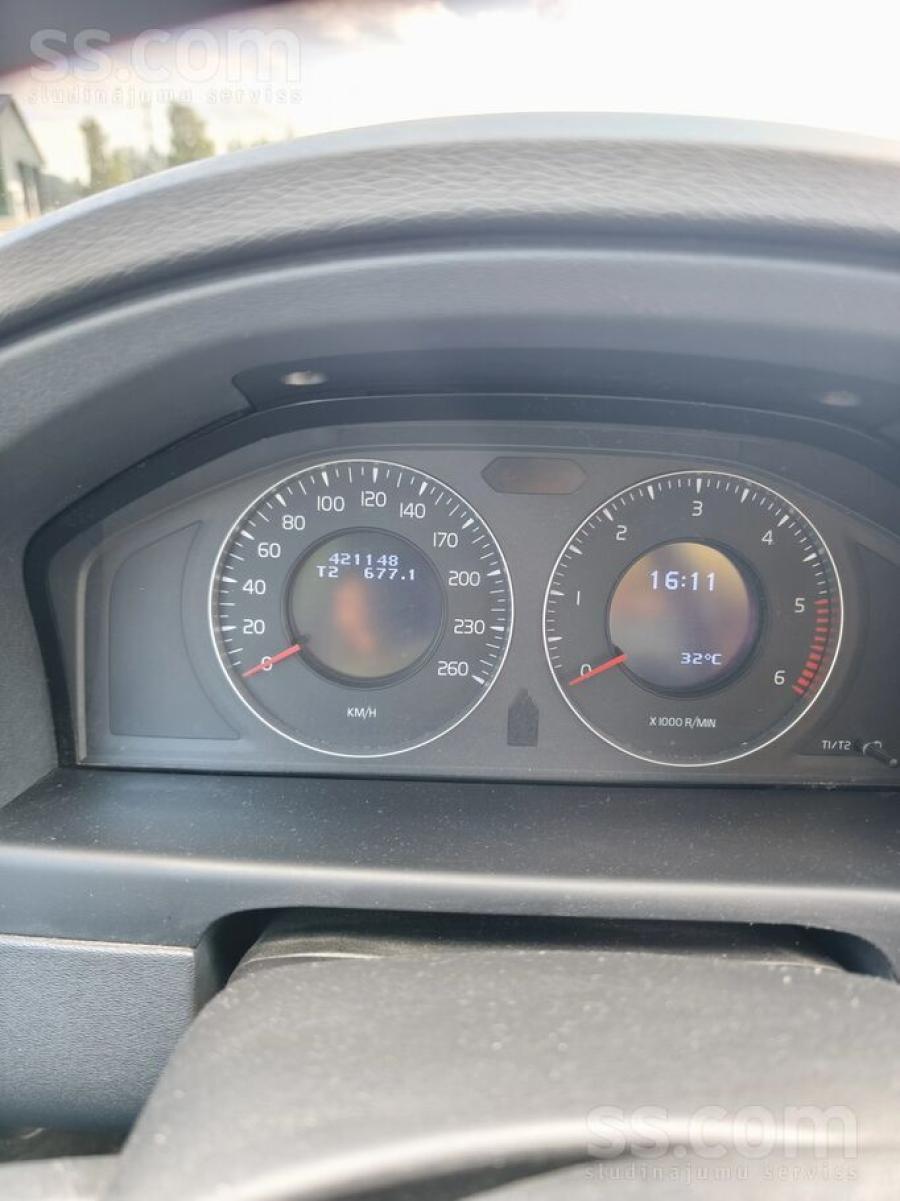 Zils Volvo V70 2009 Saldus, ar dzinēja tilpumu 2.40 L un nobraukumu 423 tūkst. km par 3400 €, foto 7 vietnē AUTOMOTO.COM.LV