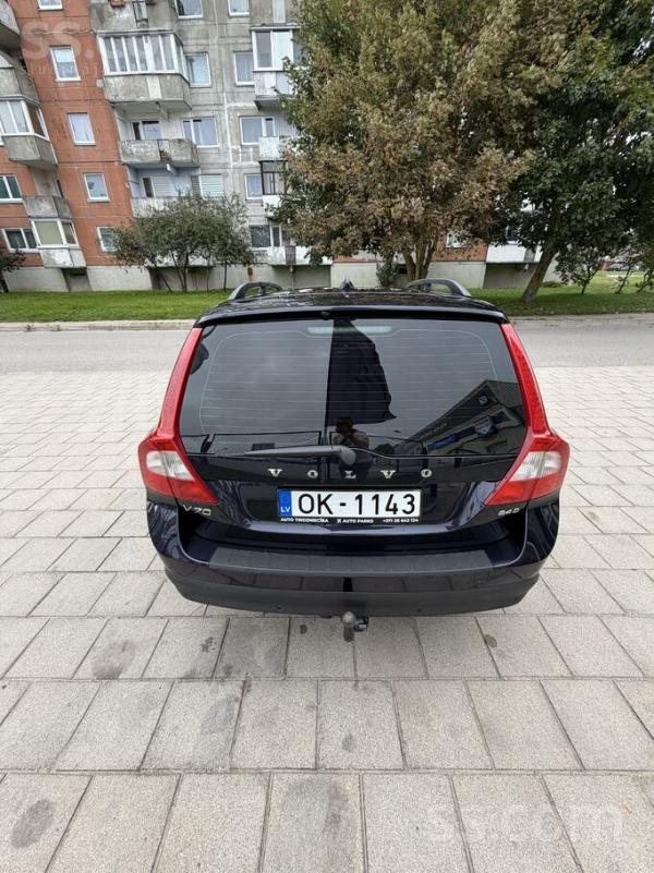 Volvo V70 2009 Liepāja vietnē Zils Volvo V70 2009 Liepāja, ar dzinēja tilpumu 2.40 L un nobraukumu 246 tūkst. km par 5400 €, foto 5 vietnē AUTOMOTO.COM.LV