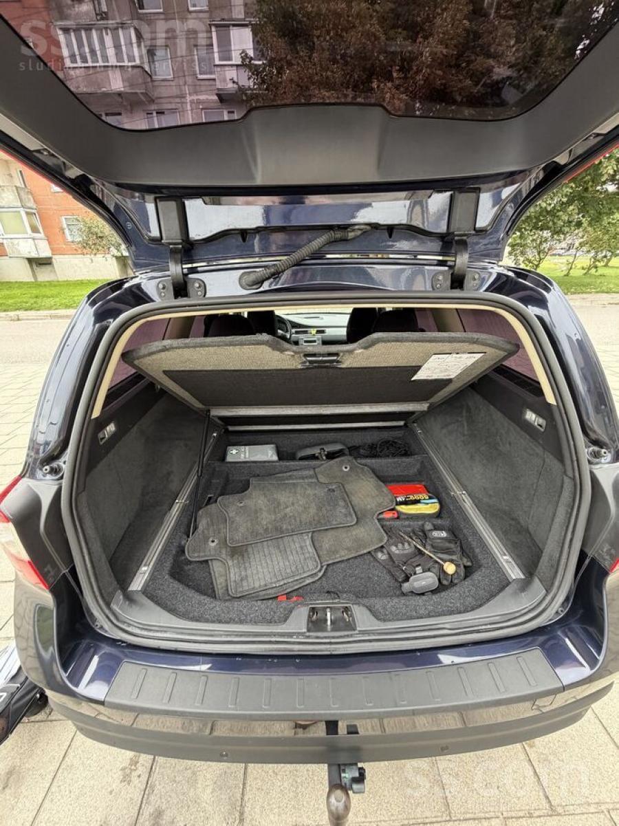 Zils Volvo V70 2009 Liepāja, ar dzinēja tilpumu 2.40 L un nobraukumu 246 tūkst. km par 5400 €, foto 7 vietnē AUTOMOTO.COM.LV