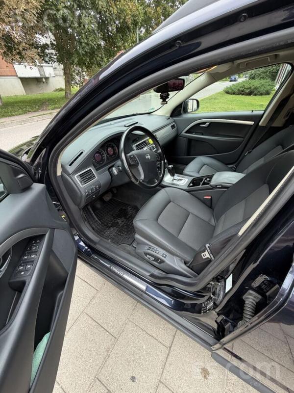 Volvo V70 2009 Liepāja vietnē Zils Volvo V70 2009 Liepāja, ar dzinēja tilpumu 2.40 L un nobraukumu 246 tūkst. km par 5400 €, foto 9 vietnē AUTOMOTO.COM.LV
