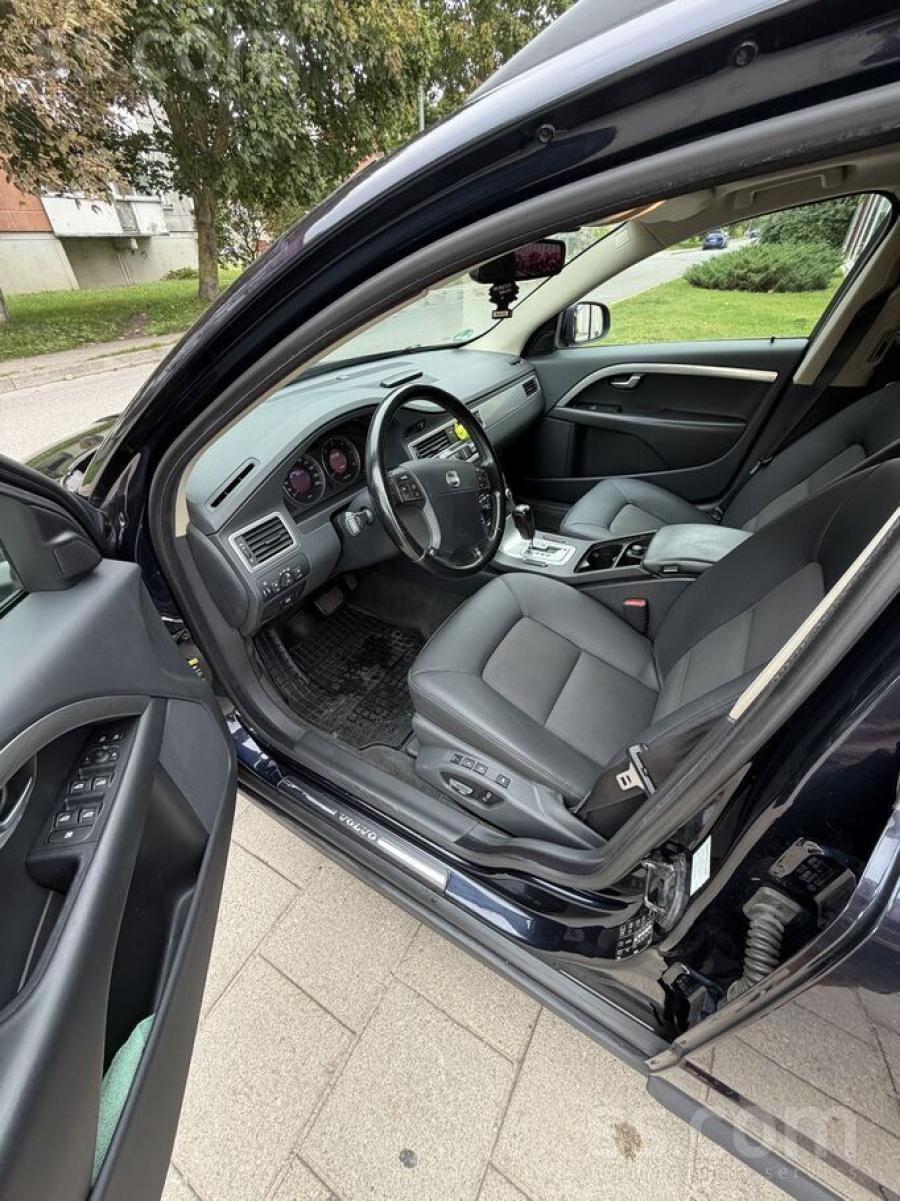 Zils Volvo V70 2009 Liepāja, ar dzinēja tilpumu 2.40 L un nobraukumu 246 tūkst. km par 5400 €, foto 9 vietnē AUTOMOTO.COM.LV