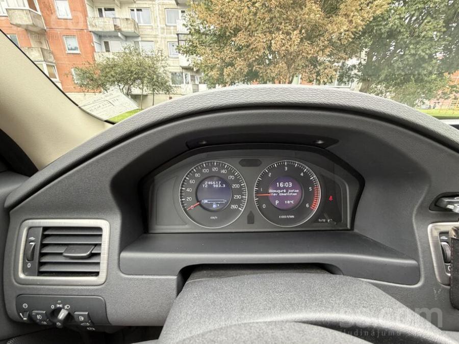 Zils Volvo V70 2009 Liepāja, ar dzinēja tilpumu 2.40 L un nobraukumu 246 tūkst. km par 5400 €, foto 14 vietnē AUTOMOTO.COM.LV