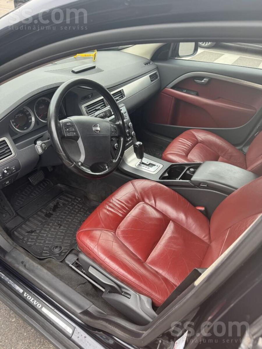 Blue Volvo V70 2009 in Riga, with an engine capacity of 2.40 L and mileage of 0 thousand km for 3500 €, photo 3 on AUTOMOTO.COM.LV