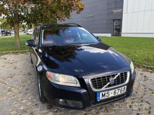 Zils Volvo V70 2009 Rīga, ar dzinēja tilpumu 2.40 L un nobraukumu 303 tūkst. km par 2650 €, foto  vietnē AUTOMOTO.COM.LV
