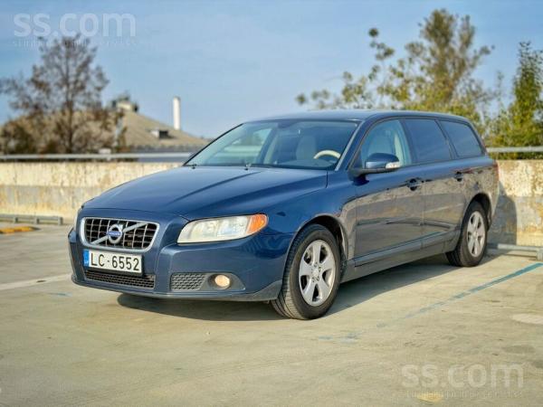 Blue Volvo V70 2009 in Riga, with an engine capacity of 2.40 L and mileage of 393 thousand km for 1995 €, photo 1 on AUTOMOTO.COM.LV
