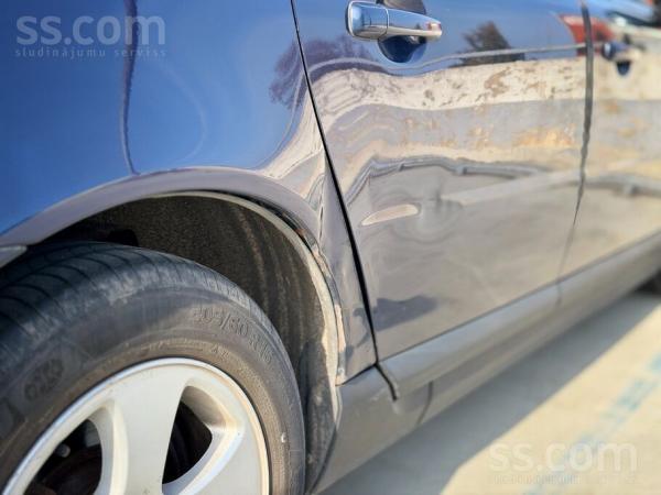 Blue Volvo V70 2009 in Riga, with an engine capacity of 2.40 L and mileage of 393 thousand km for 1995 €, photo 8 on AUTOMOTO.COM.LV