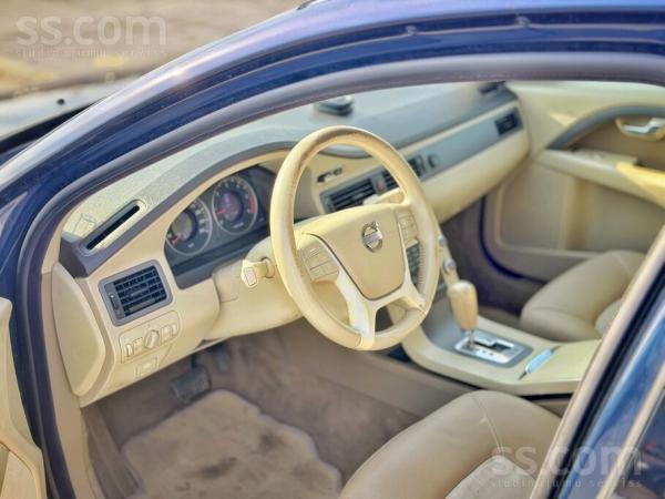 Blue Volvo V70 2009 in Riga, with an engine capacity of 2.40 L and mileage of 393 thousand km for 1995 €, photo 9 on AUTOMOTO.COM.LV