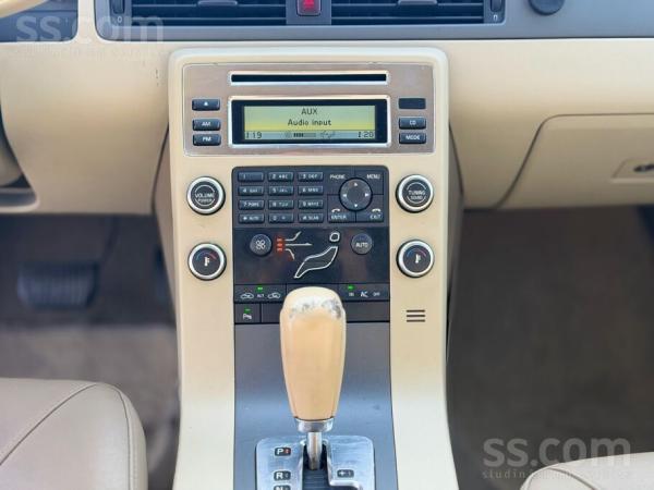Blue Volvo V70 2009 in Riga, with an engine capacity of 2.40 L and mileage of 393 thousand km for 1995 €, photo 11 on AUTOMOTO.COM.LV