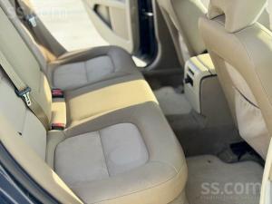 Blue Volvo V70 2009 in Riga, with an engine capacity of 2.40 L and mileage of 393 thousand km for 1995 €, photo 13 on AUTOMOTO.COM.LV