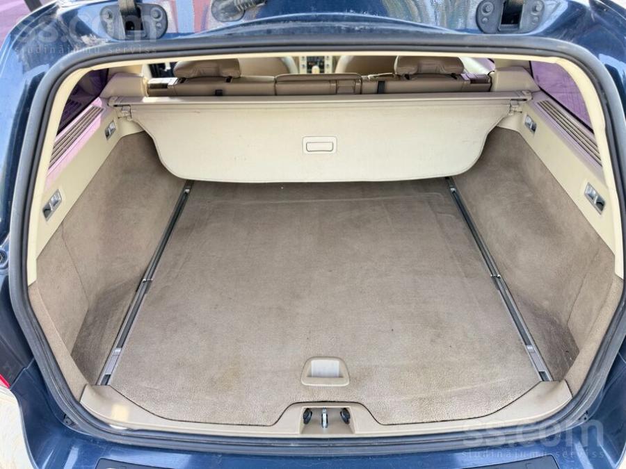 Blue Volvo V70 2009 in Riga, with an engine capacity of 2.40 L and mileage of 393 thousand km for 1995 €, photo 15 on AUTOMOTO.COM.LV