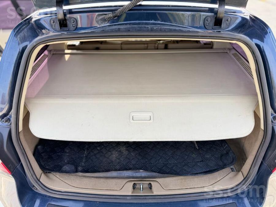 Blue Volvo V70 2009 in Riga, with an engine capacity of 2.40 L and mileage of 393 thousand km for 1995 €, photo 16 on AUTOMOTO.COM.LV