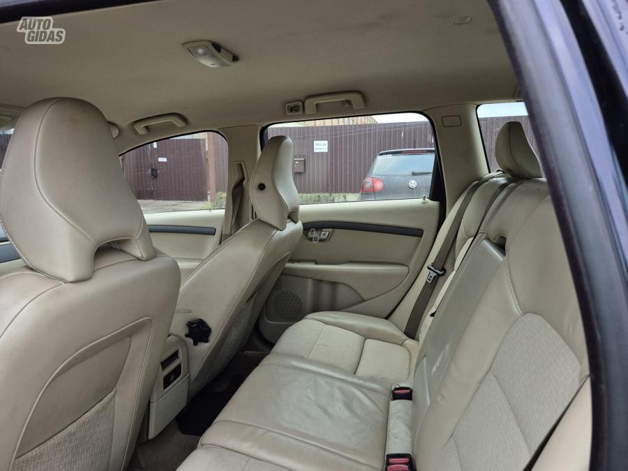Blue Volvo V70 2009 in Alytus, with an engine capacity of 2.00 L and mileage of 350 thousand km for 1900 €, photo 14 on AUTOMOTO.COM.LV