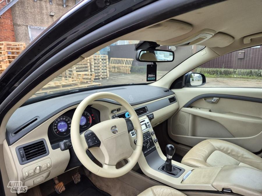 Blue Volvo V70 2009 in Alytus, with an engine capacity of 2.00 L and mileage of 350 thousand km for 1900 €, photo 17 on AUTOMOTO.COM.LV