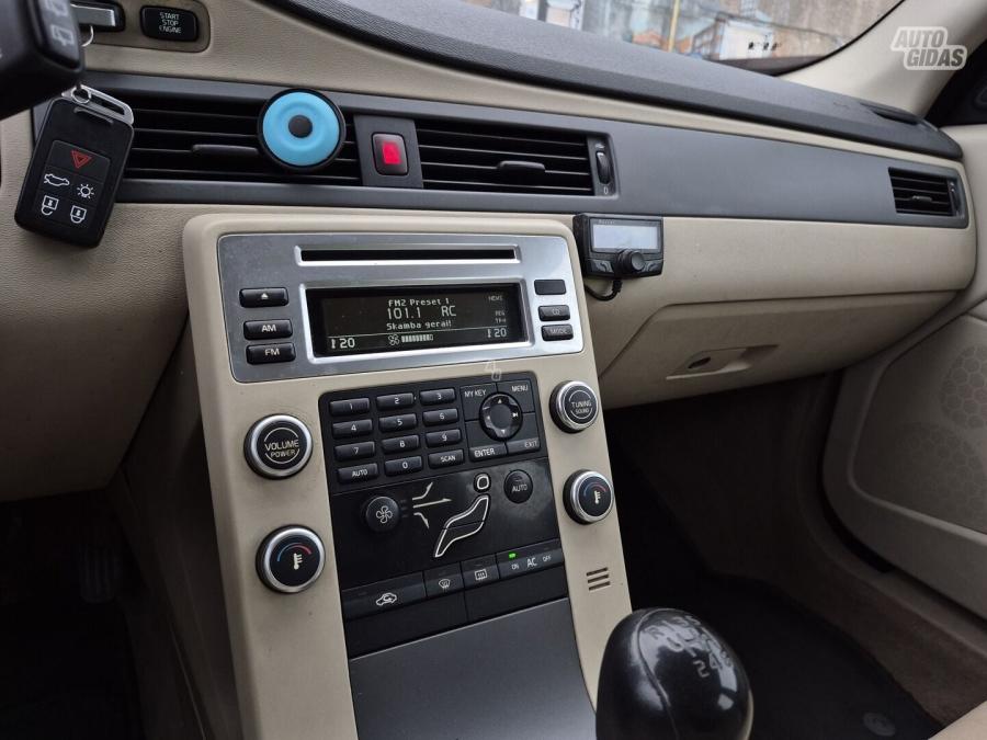Blue Volvo V70 2009 in Alytus, with an engine capacity of 2.00 L and mileage of 350 thousand km for 1900 €, photo 19 on AUTOMOTO.COM.LV