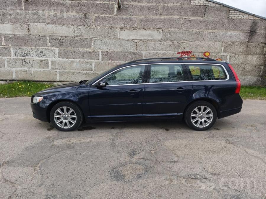 Zils Volvo V70 2010 Ogre, ar dzinēja tilpumu 2.40 L un nobraukumu 424 tūkst. km par 2000 €, foto 1 vietnē AUTOMOTO.COM.LV