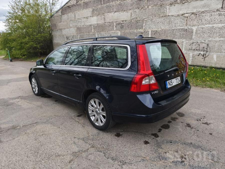 Zils Volvo V70 2010 Ogre, ar dzinēja tilpumu 2.40 L un nobraukumu 424 tūkst. km par 2000 €, foto 2 vietnē AUTOMOTO.COM.LV
