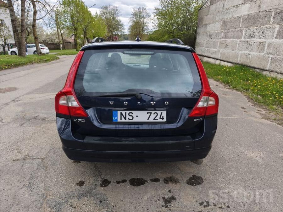 Zils Volvo V70 2010 Ogre, ar dzinēja tilpumu 2.40 L un nobraukumu 424 tūkst. km par 2000 €, foto 3 vietnē AUTOMOTO.COM.LV