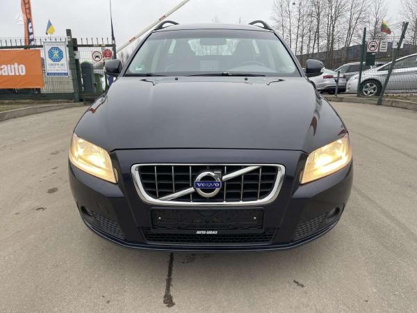 Zils Volvo V70 2010 Kauņa, ar dzinēja tilpumu 2.00 L un nobraukumu 313 tūkst. km par 3450 €, foto 4 vietnē AUTOMOTO.COM.LV