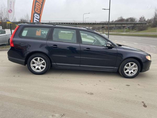 Zils Volvo V70 2010 Kauņa, ar dzinēja tilpumu 2.00 L un nobraukumu 313 tūkst. km par 3450 €, foto 8 vietnē AUTOMOTO.COM.LV