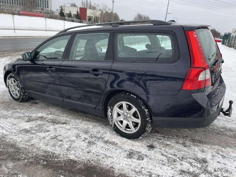 Zils Volvo V70 2010 Kauņa, ar dzinēja tilpumu 2.00 L un nobraukumu 313 tūkst. km par 3450 €, foto 9 vietnē AUTOMOTO.COM.LV