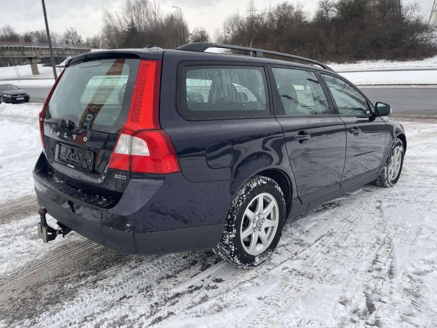 Zils Volvo V70 2010 Kauņa, ar dzinēja tilpumu 2.00 L un nobraukumu 313 tūkst. km par 3450 €, foto 14 vietnē AUTOMOTO.COM.LV