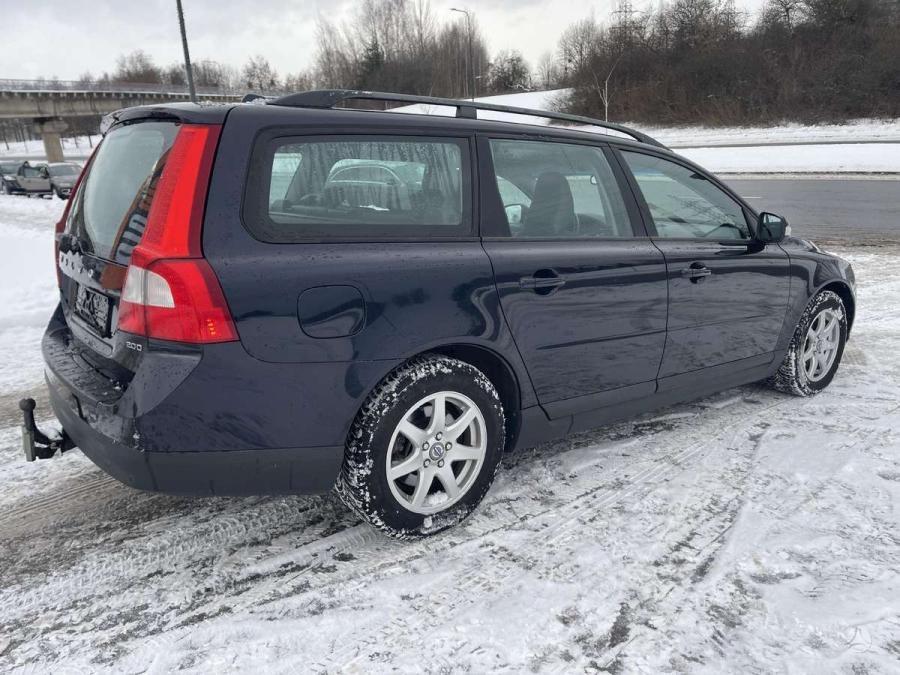 Zils Volvo V70 2010 Kauņa, ar dzinēja tilpumu 2.00 L un nobraukumu 313 tūkst. km par 3450 €, foto 15 vietnē AUTOMOTO.COM.LV