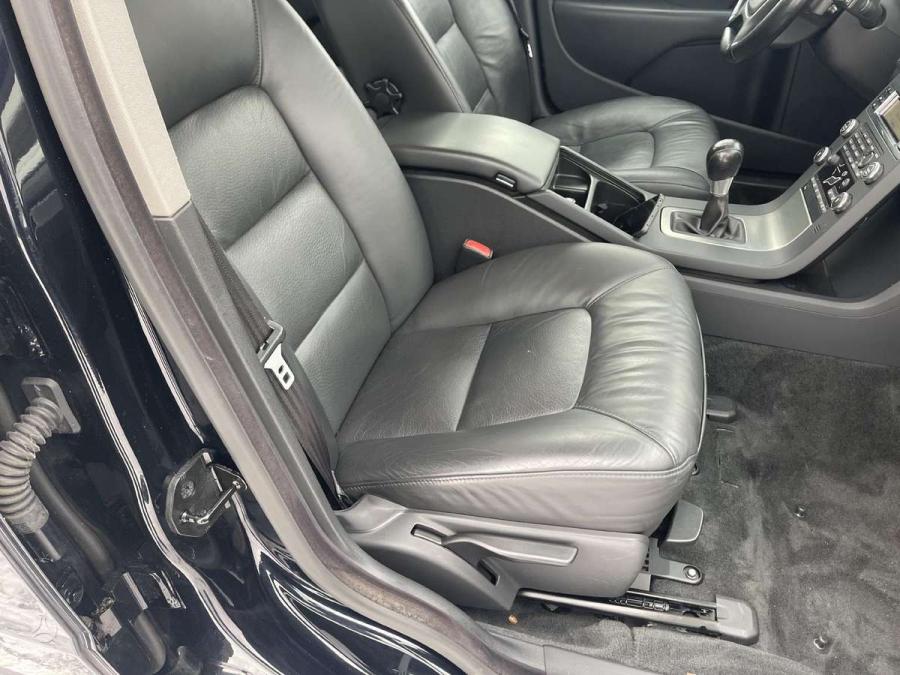 Zils Volvo V70 2010 Kauņa, ar dzinēja tilpumu 2.00 L un nobraukumu 313 tūkst. km par 3450 €, foto 27 vietnē AUTOMOTO.COM.LV