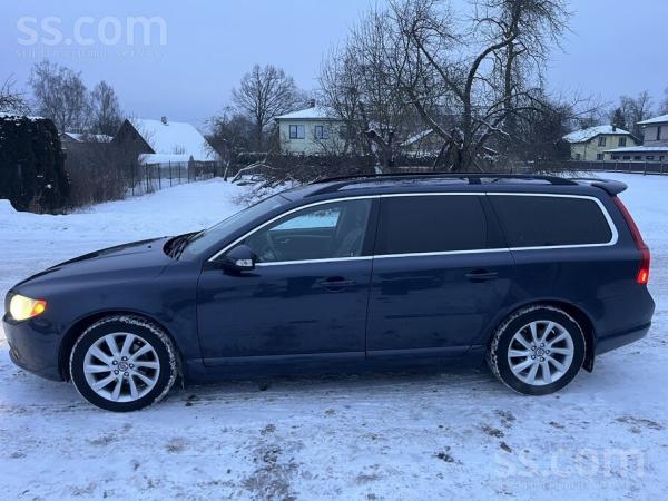 Zils Volvo V70 2010 Rīga, ar dzinēja tilpumu 2.40 L un nobraukumu 398 tūkst. km par 4999 €, foto 3 vietnē AUTOMOTO.COM.LV