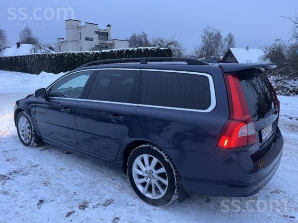 Zils Volvo V70 2010 Rīga, ar dzinēja tilpumu 2.40 L un nobraukumu 398 tūkst. km par 4999 €, foto 6 vietnē AUTOMOTO.COM.LV